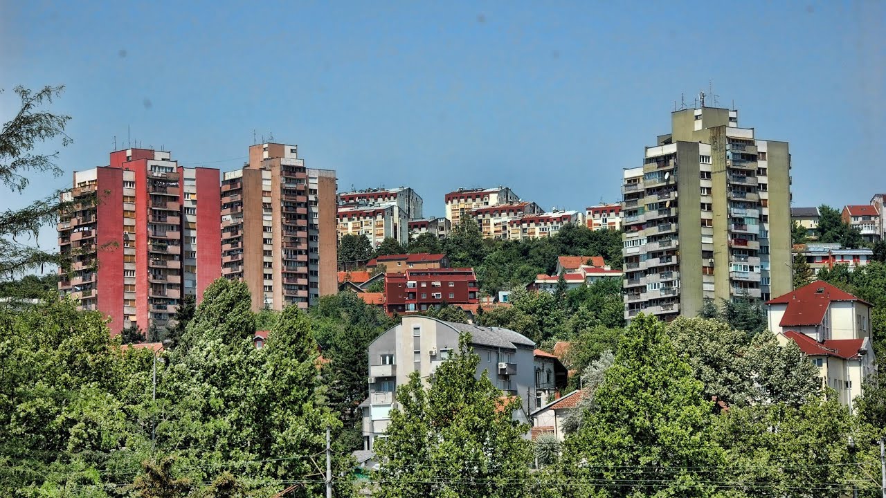 UHAPŠEN BRAČNI PAR IZ RAKOVICE: U stanu uzgajali marihuanu! - Hype TV