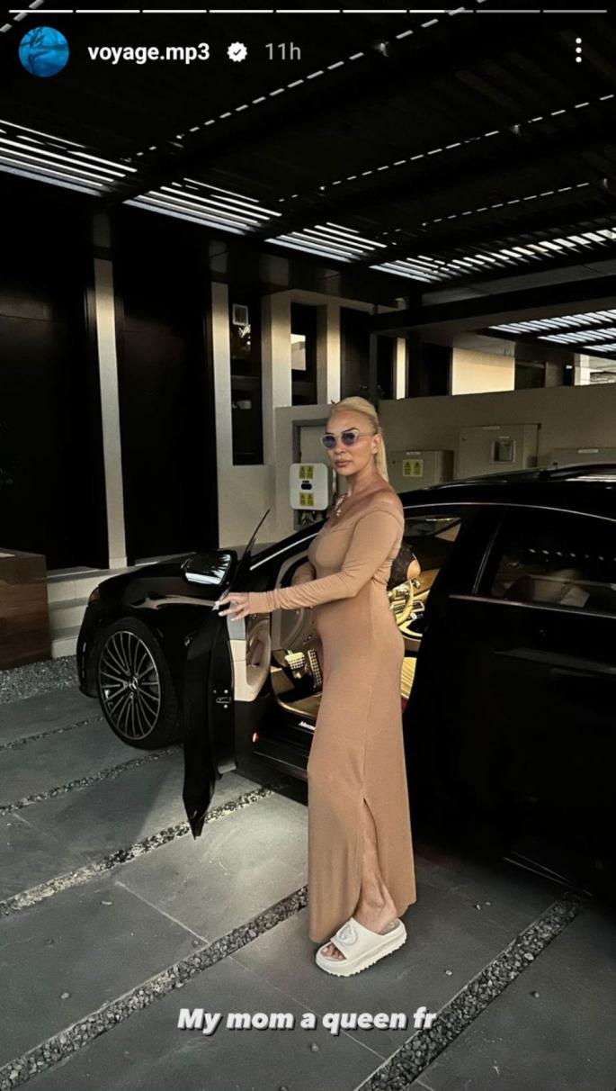 Od nje je nasledio lepotu! Vojaž pokazao sliku majke, kad je budete ...