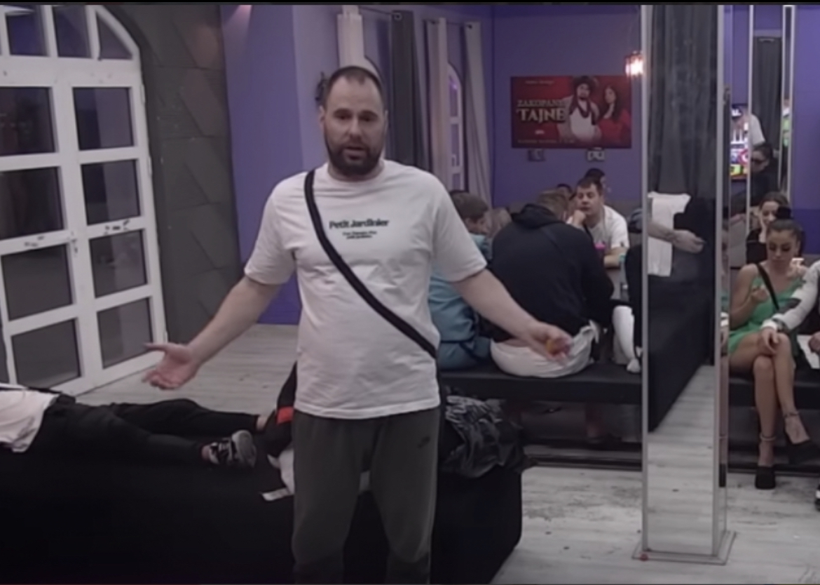 ZVEZDAN NIJE BIO SA ANĐELOM IZ LJUBAVI: ZVEZDAN NIJE BIO SA ANĐELOM IZ LJUBAVI:
