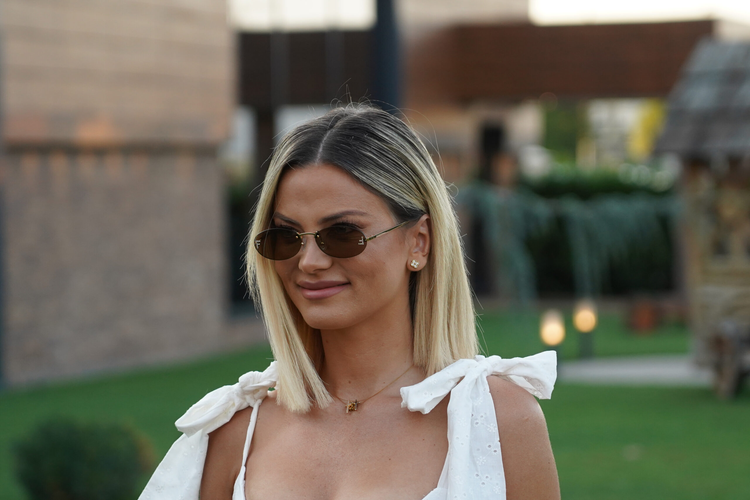 FANOVI U PANICI: GDE JE NESTALA MILICA PAVLOVIĆ?! - Hype TV FANOVI U PANICI: GDE JE NESTALA MILICA PAVLOVIĆ?! - Hype TV