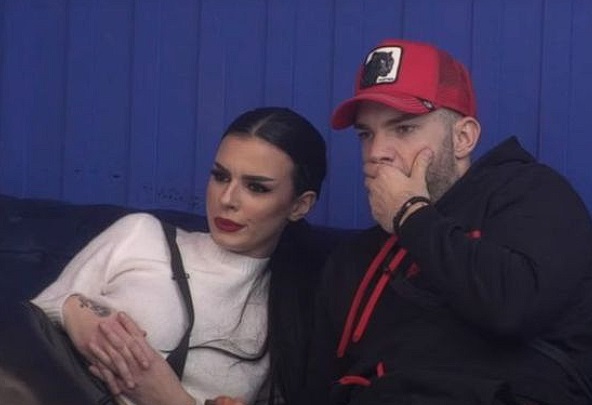 ANĐELO NE MOŽE DA DOĐE SEBI!